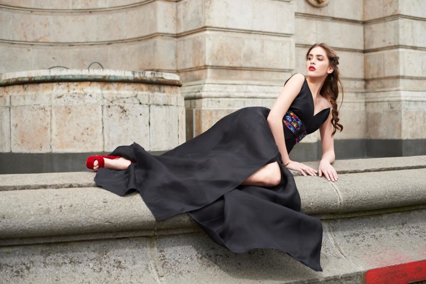 إبداع المصمم يحيى البشري في عرض أزياء بوخارست | مجلة سيدتي