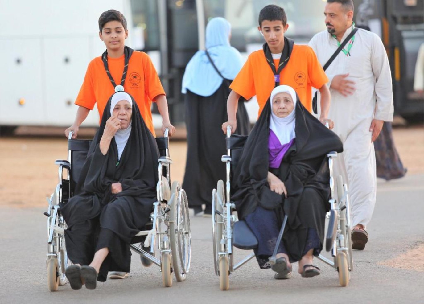 كشافة " التعليم " تقدم خدماتها التطوعية للحجاج في 15 منفذ ومركز خدمة ...