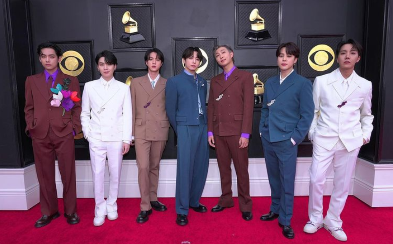 فريق BTS يشارك بأكمله في حفل Grammys 2022 | مجلة سيدتي