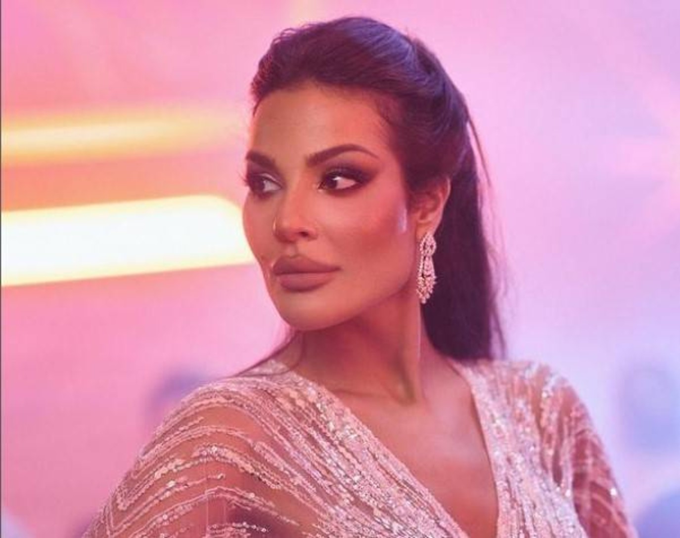 بالصور.. نادين نجيم بصحبة سامية الجزائري: "الدنيا صغيرة" | مجلة سيدتي