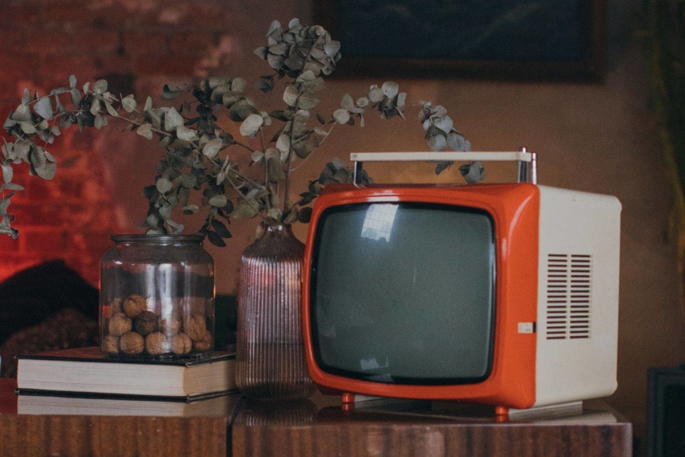 في اليوم التلفزيون العالمي.. مخترع التلفزيون شاب عاش بمنزل بدون كهرباء ...