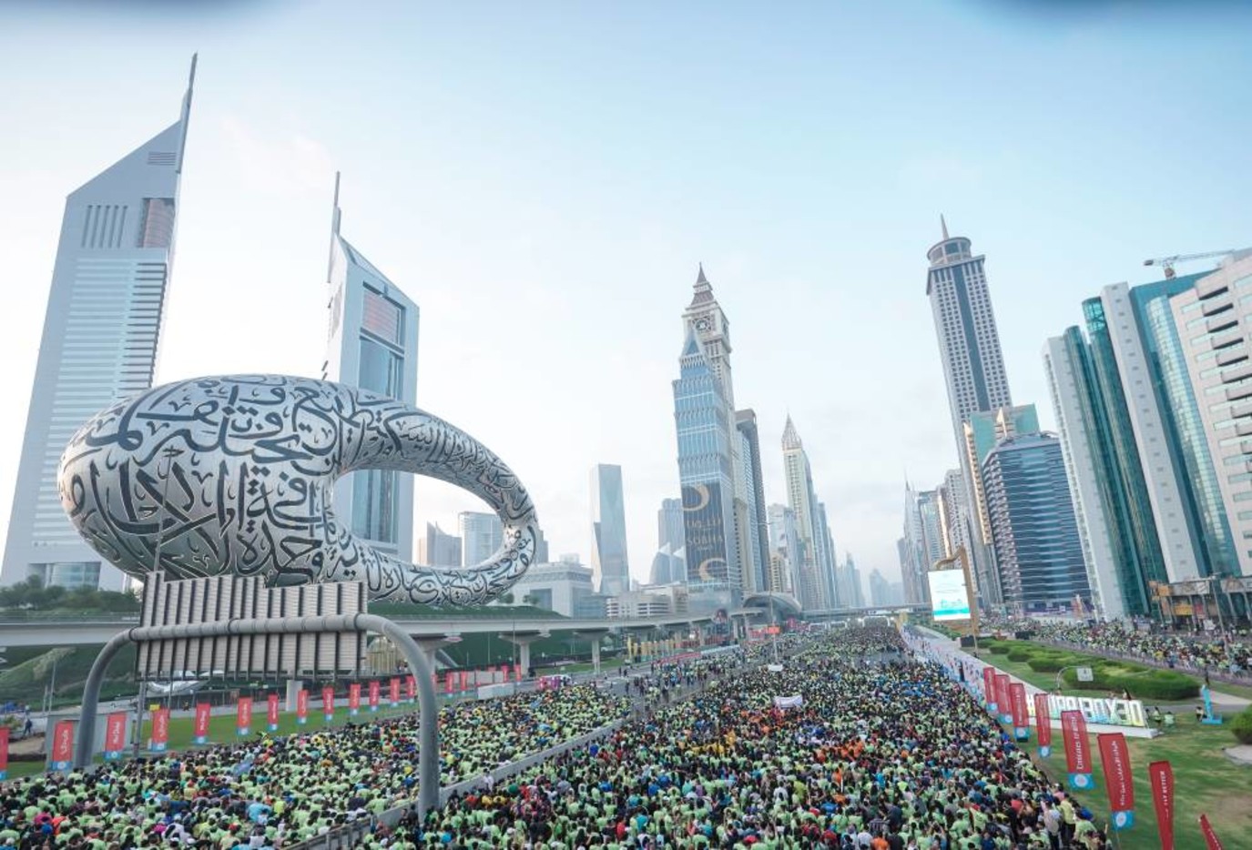 حمدان بن محمد يشيد بنجاح الدورة السادسة من "تحدي دبي للياقة" | مجلة سيدتي