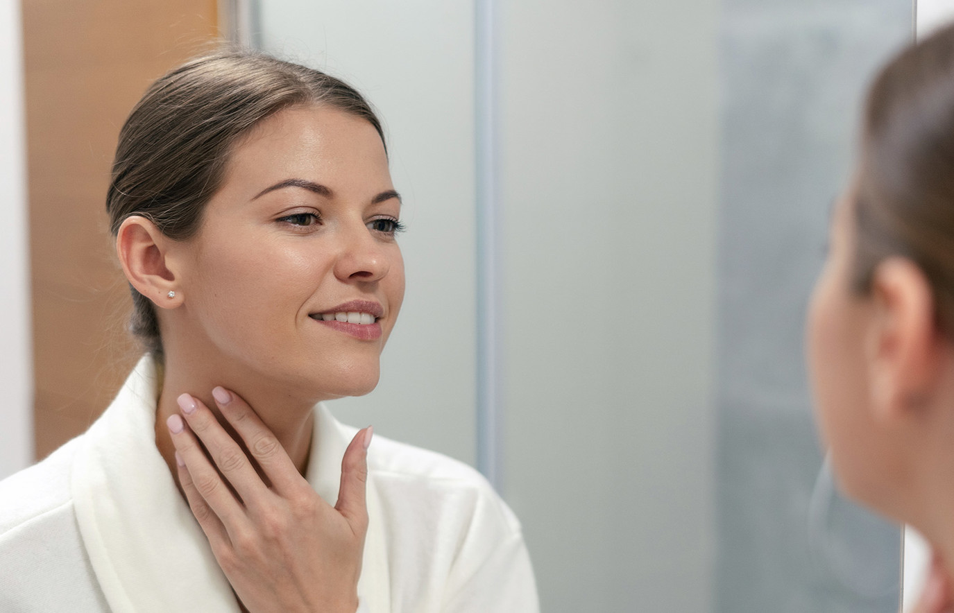 وصفات مُجربة لتفتيح اسمرار الرقبة و البقع بعد إجازة الصيف | مجلة سيدتي