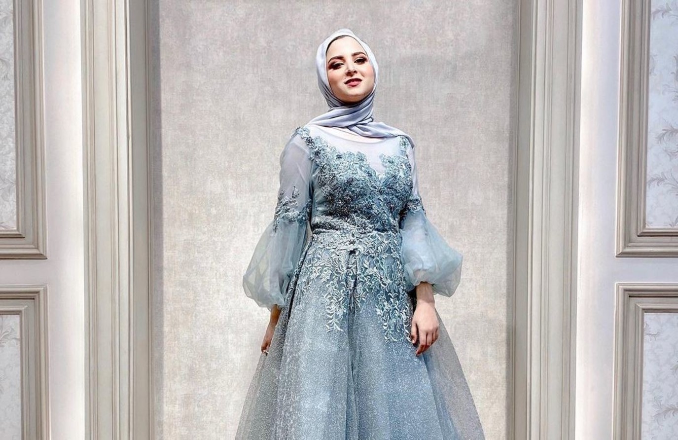 شاهدي أحدث موديلات فساتين سهرة من الفاشينيستا المحجبات | مجلة سيدتي