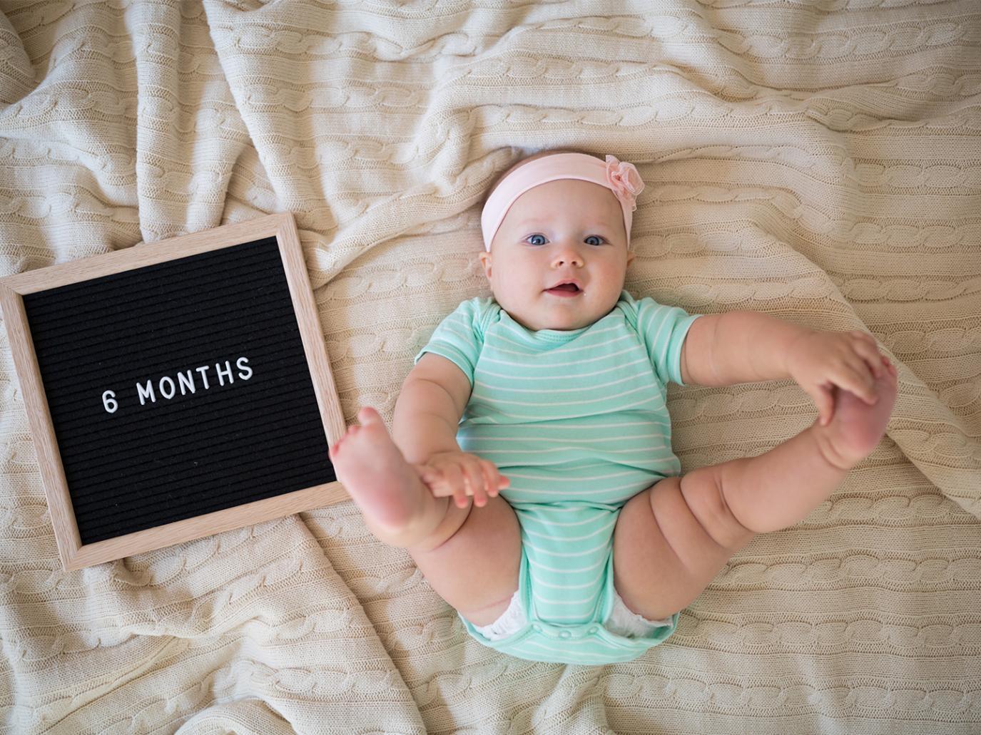 مراحل نمو طفلك في سن 6 أشهر | مجلة سيدتي