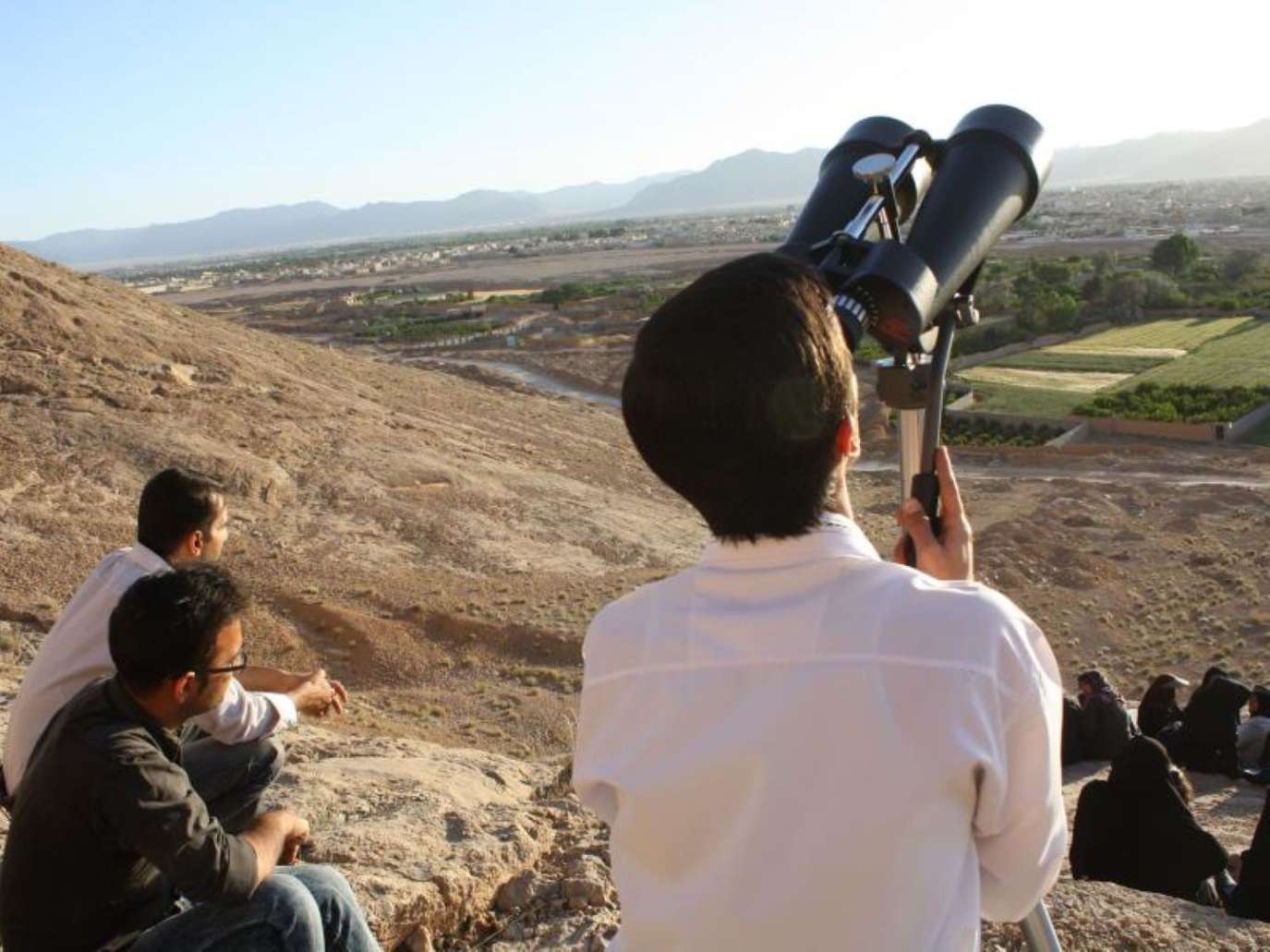 أماكن رصد هلال شهر شوال 1445 في السعودية | مجلة سيدتي