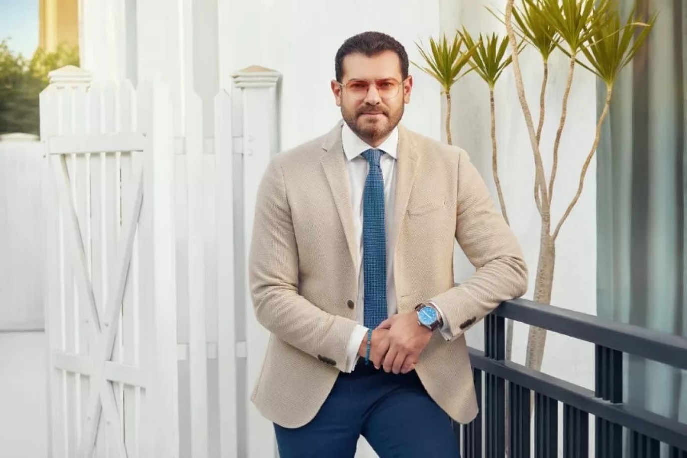 عمرو يوسف شاهداً على عقد قران جميلة عوض وأحمد حافظ وهذا هو السبب | مجلة ...