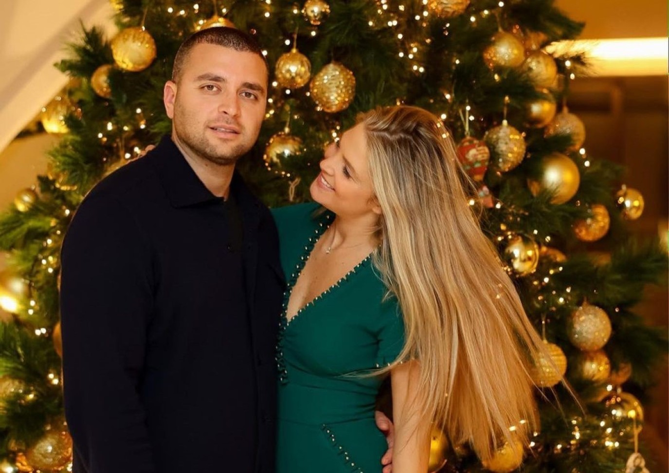 إيلي صعب جونيور وزوجته كريستينا يلفتان الأنظار في احتفالية The 1001 ...