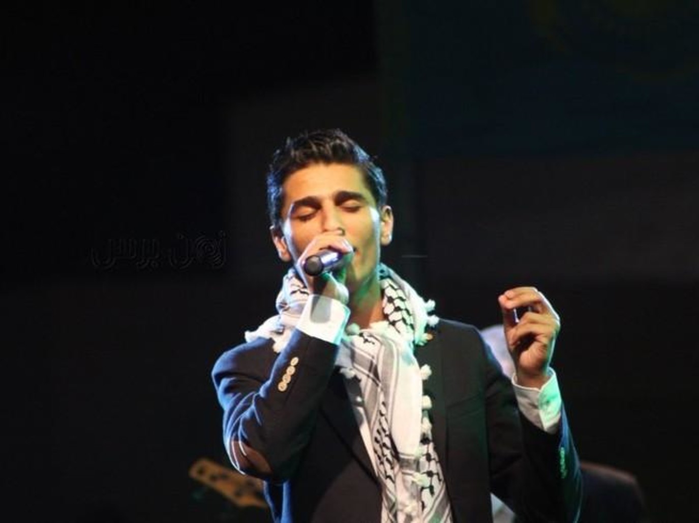 الفوضى والزحام يوقفان أولى حفلات عساف في فلسطين | مجلة سيدتي